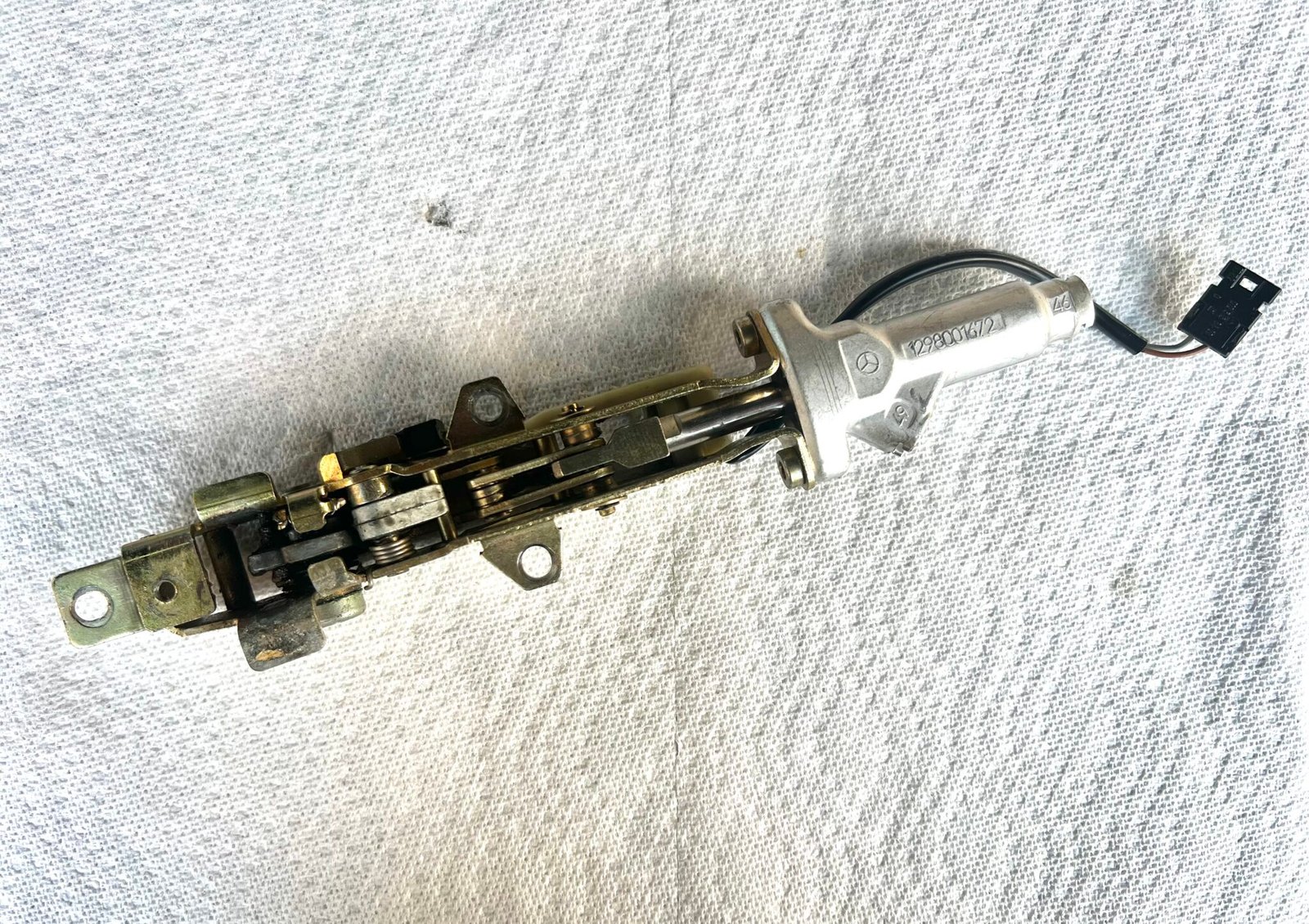 Front Right/Left Lock Latch Cylinder (Remanufactured) | Automotive Legends